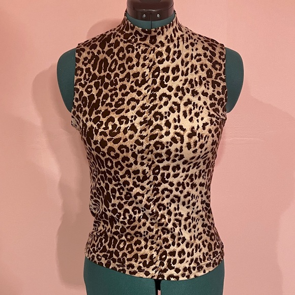 Olivia Rae | Tops | Three Pack Olivia Rae Sleeveless Shirts | Poshmark